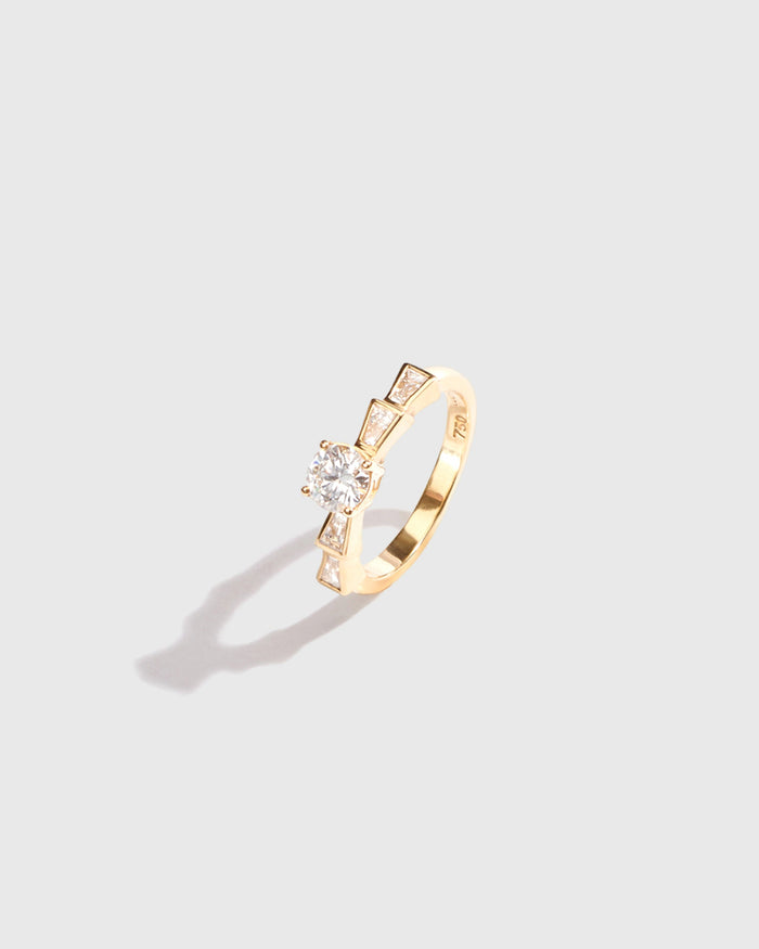 Majestic Ring 18ct Diamond Ring | Lucy Folk
